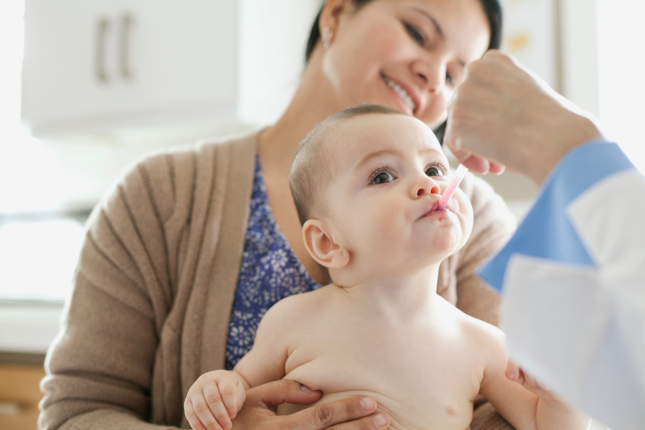 Tipps zum Verabreichen von Arzneimitteln bei Kindern - Das Familienmagazin