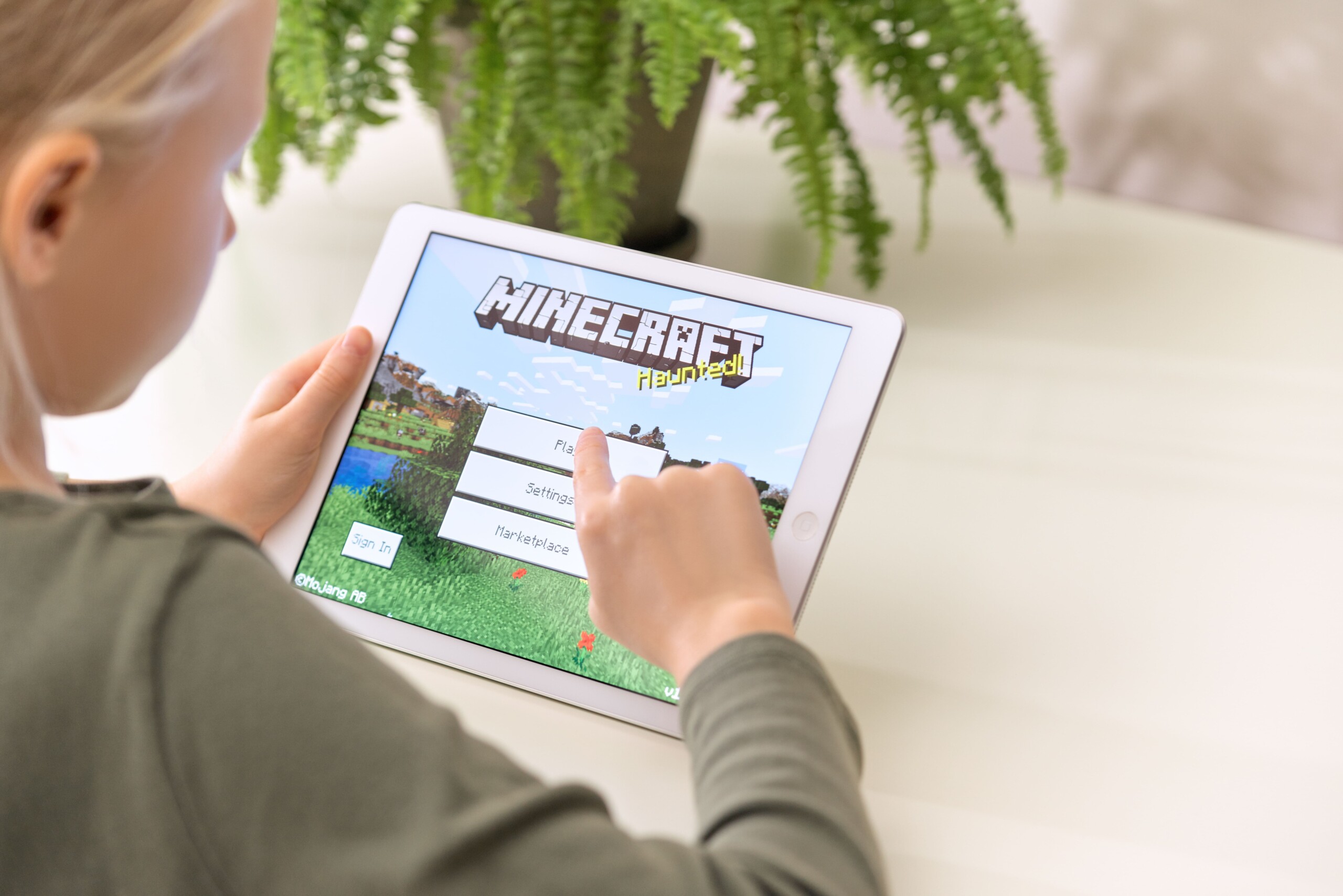 Minecraft: Ist das Spiel für Kinder geeignet? - Das Familienmagazin